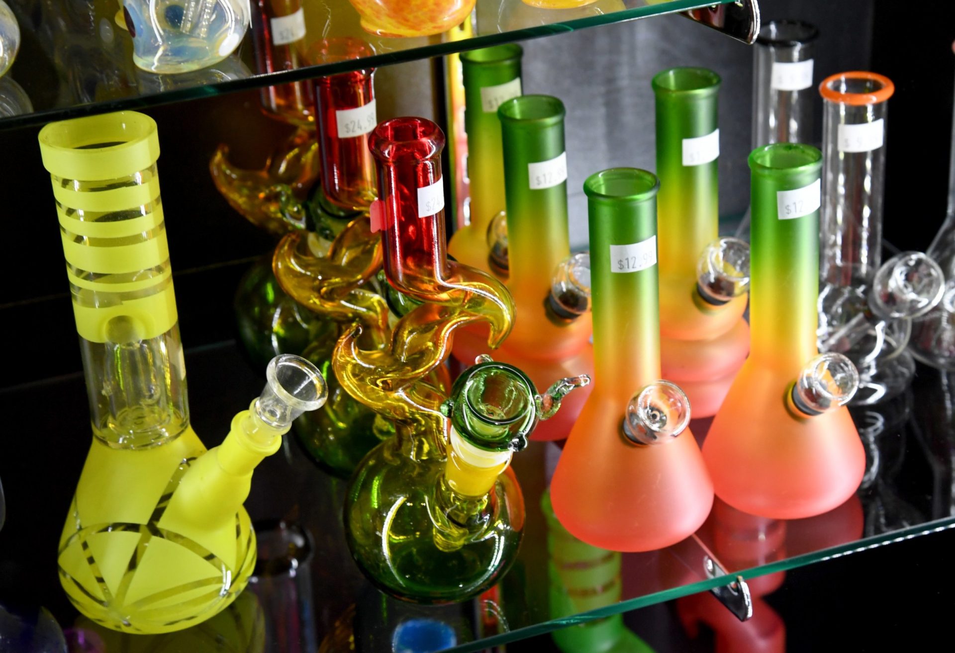 How To Clean Pipes Bongs And Vapes The Ultimate 2022 Guide Cannabis Legale how-to-clean-pipes-bongs-and-vapes-the-ultimate-2022-guide-cannabis-legale