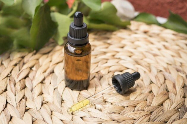 Tincture vs. Extracts: Understanding the Differences and Benefits ...